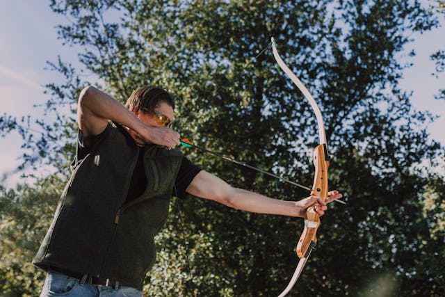 Unlock Recurve Bows' Potential: Hunting, Archery & More